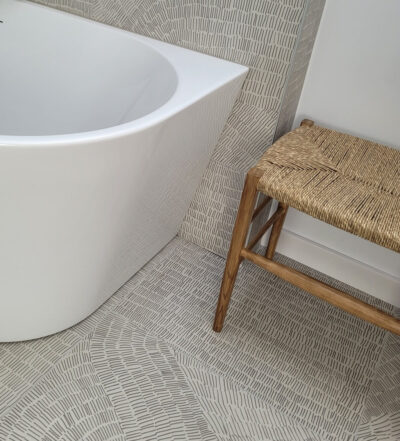 Nowoczesne płytki ze wzorem do łazienki - REFIN Fossil